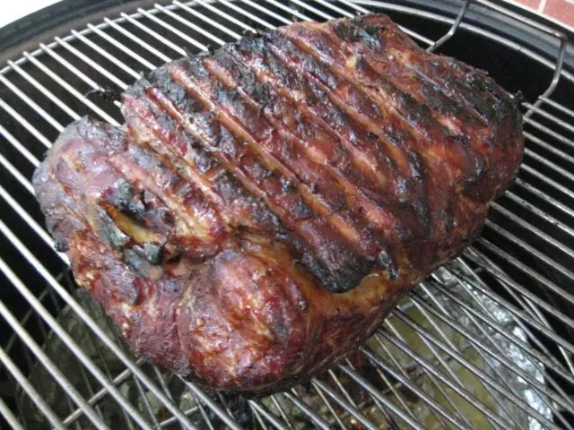 How to smoke a ham: recipes for cold, hot smoking 9862_2