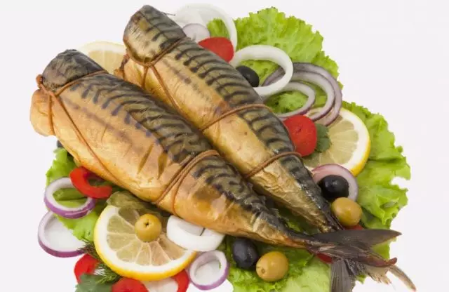 Mackerel asap asap dhewe: resep-resep ing geni, ing oven, kompor alon-alon 9865_1