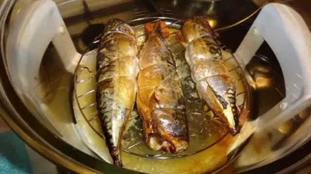 Mackerel asap asap dhewe: resep-resep ing geni, ing oven, kompor alon-alon 9865_10