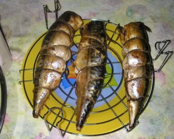 Mackerel asap asap dhewe: resep-resep ing geni, ing oven, kompor alon-alon 9865_9