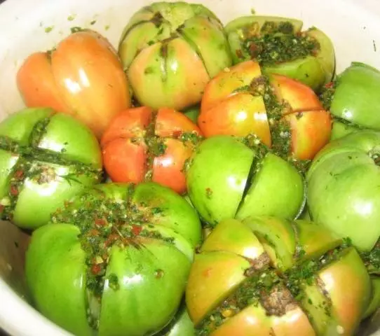 Tomates verdes armenios: unha receita para o inverno 9891_2