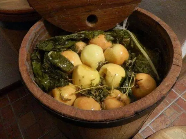 Apụl pickled: uzommeputa n'ụlọ 9897_17