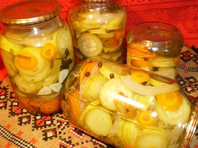 Pag-Canning ng berdeng mga kamatis para sa taglamig: masarap na mga recipe 9903_8